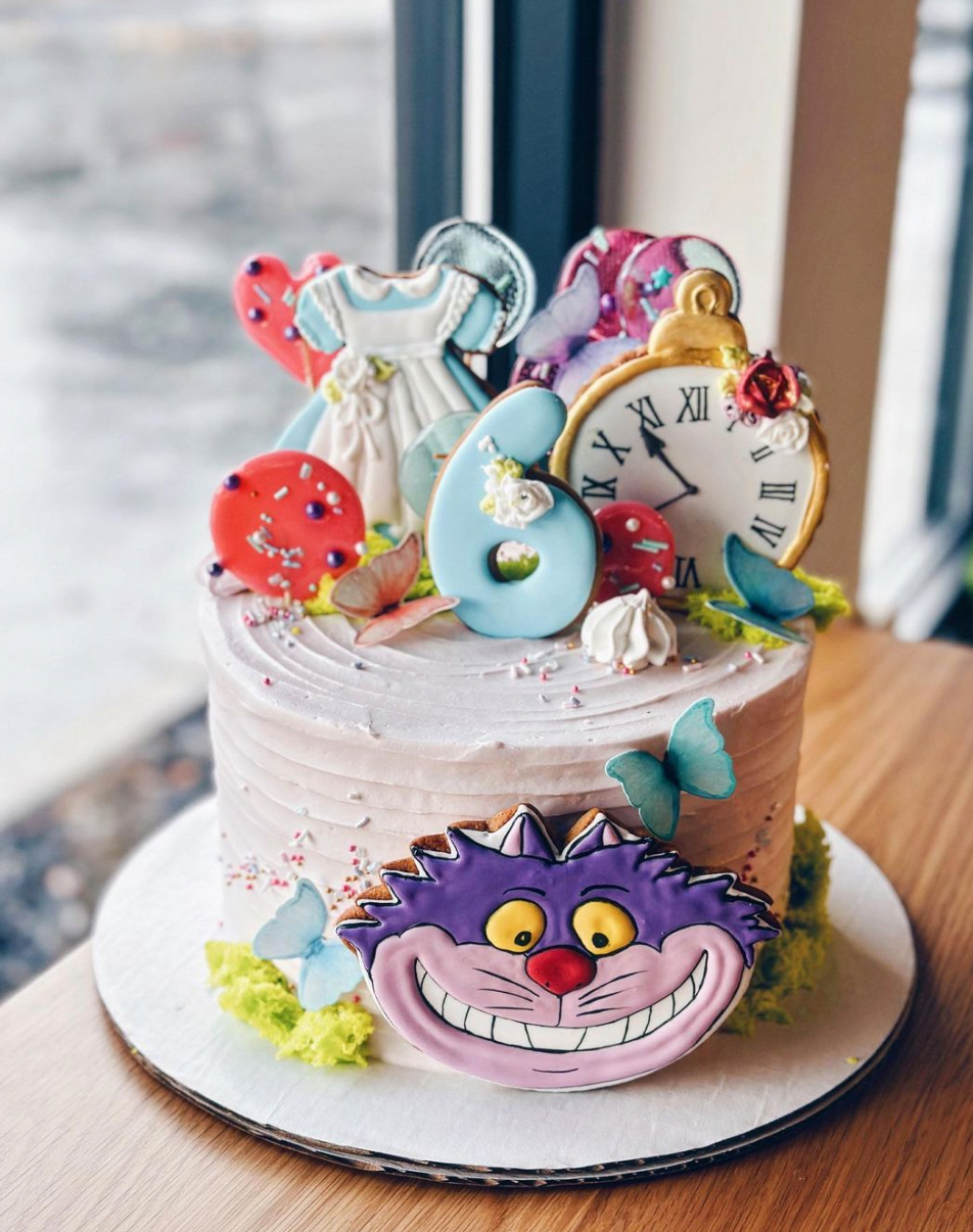 Order Custom Cake | lelé cake cafe