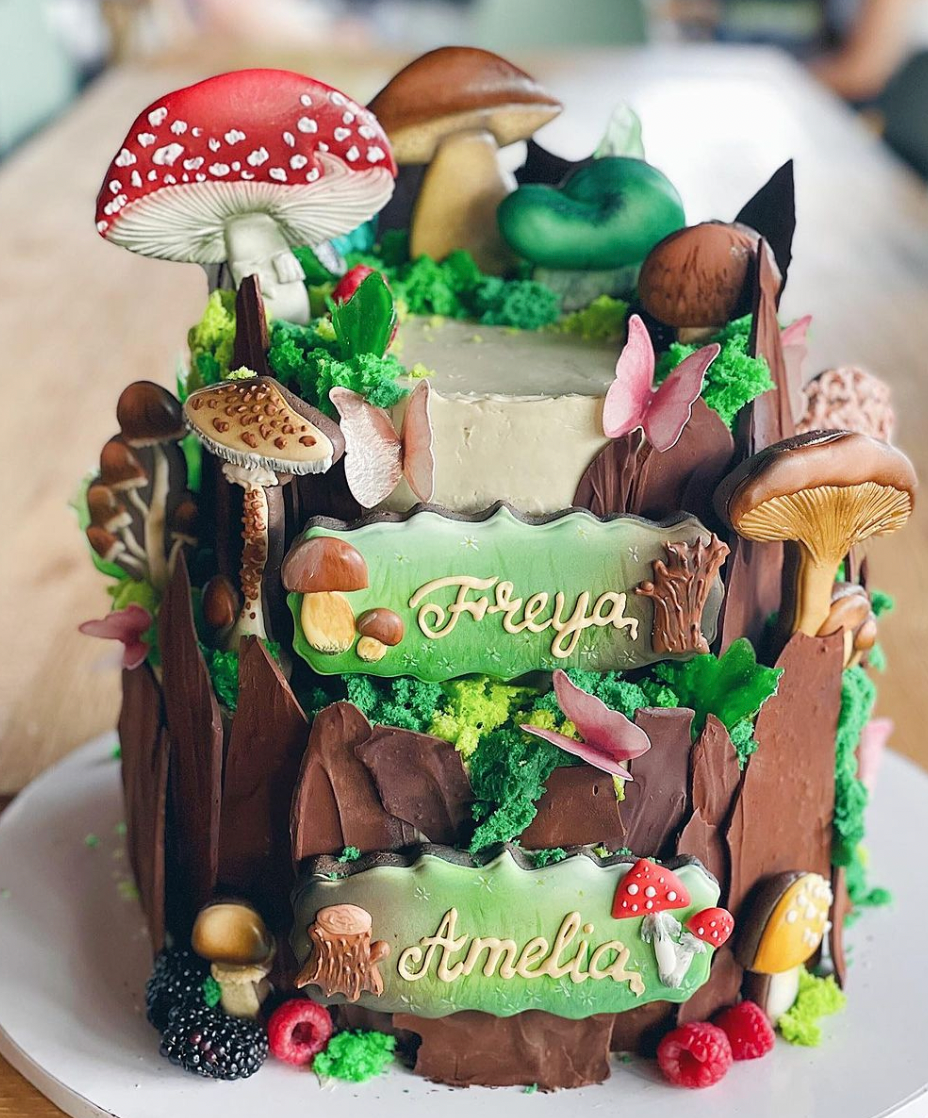 Order Custom Cake | lelé cake cafe